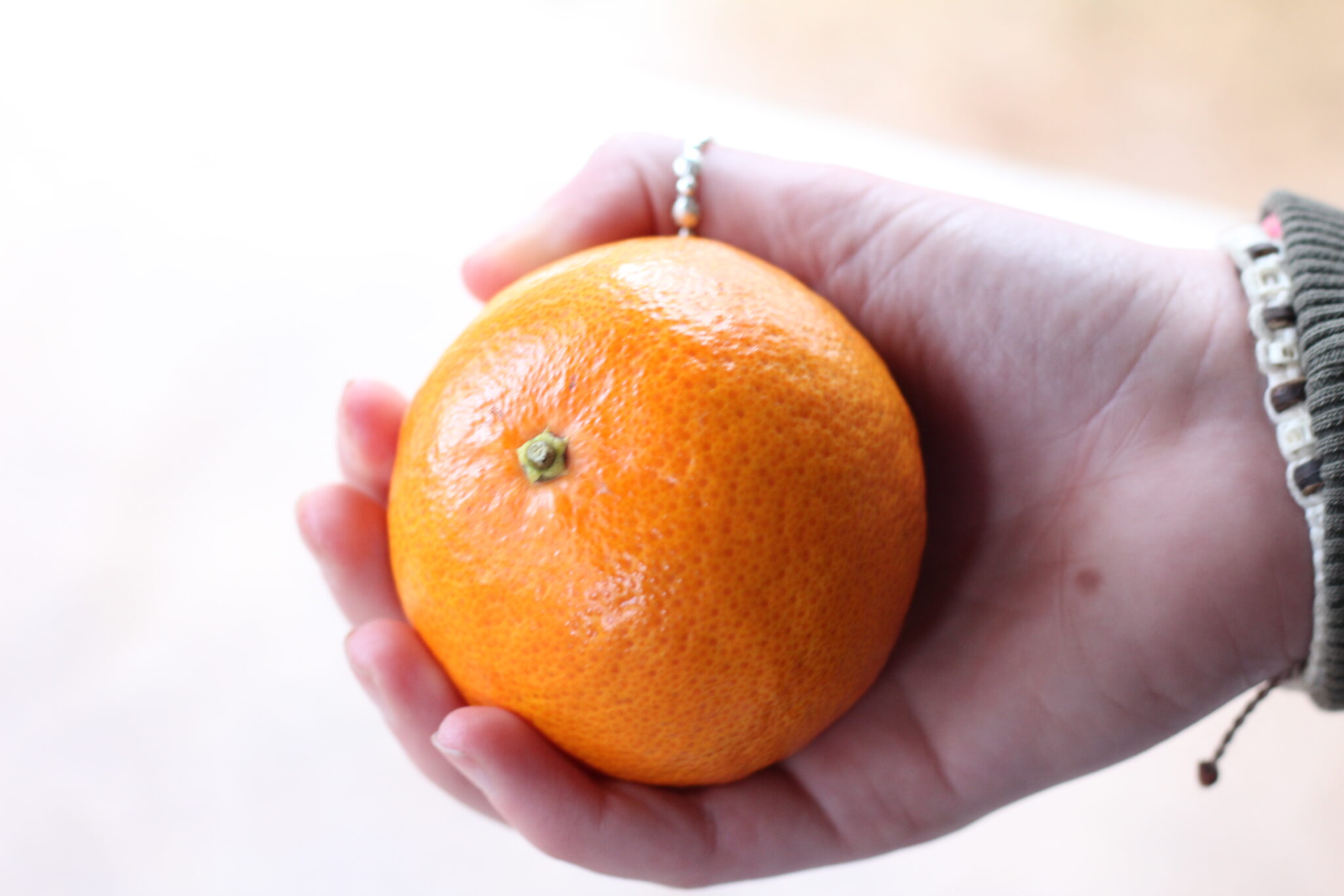 The Art of Peeling Juicy Crunch: Unwrapping the Sunshine in Tangerines ...
