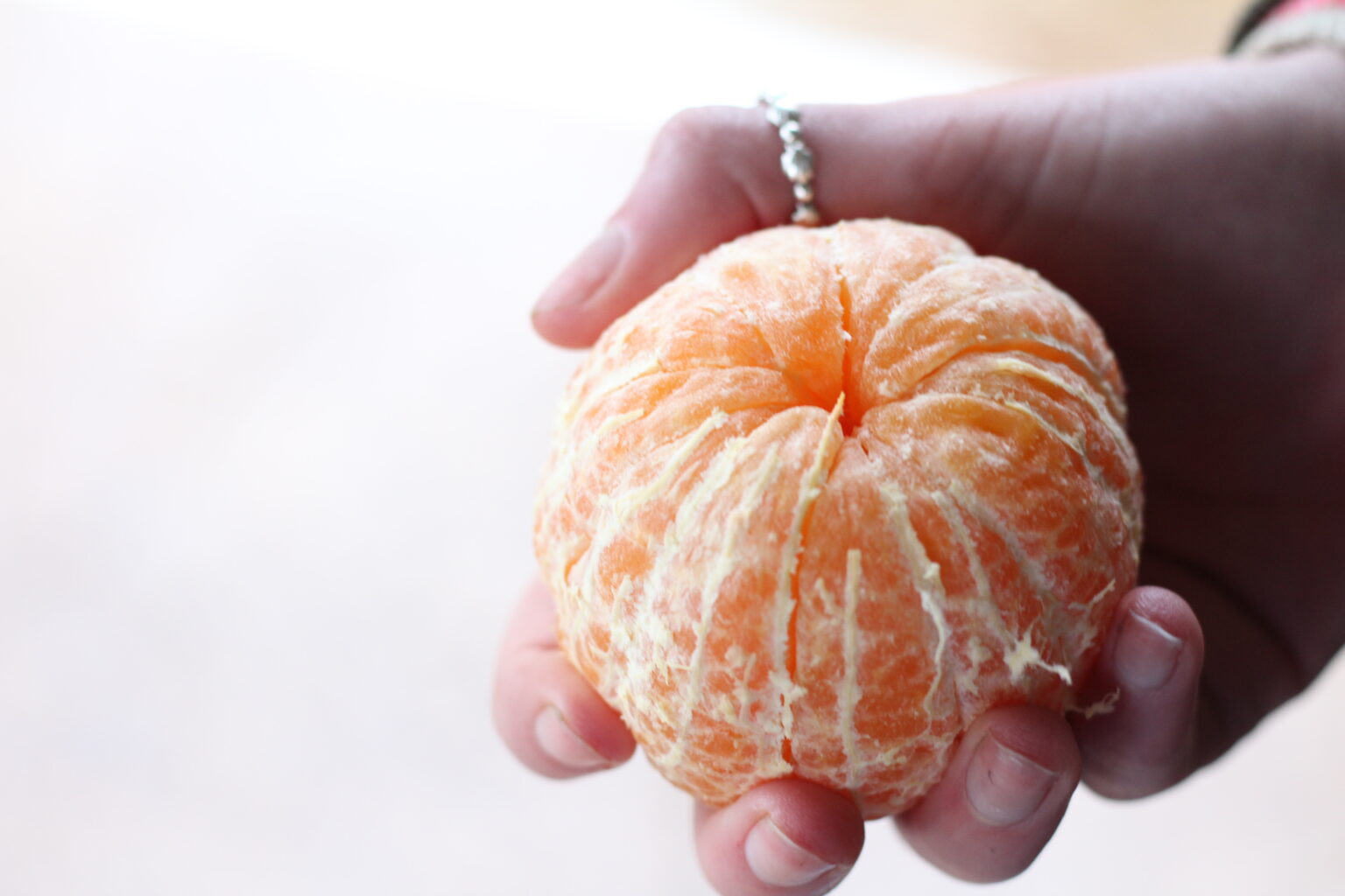 The Art of Peeling Juicy Crunch: Unwrapping the Sunshine in Tangerines ...